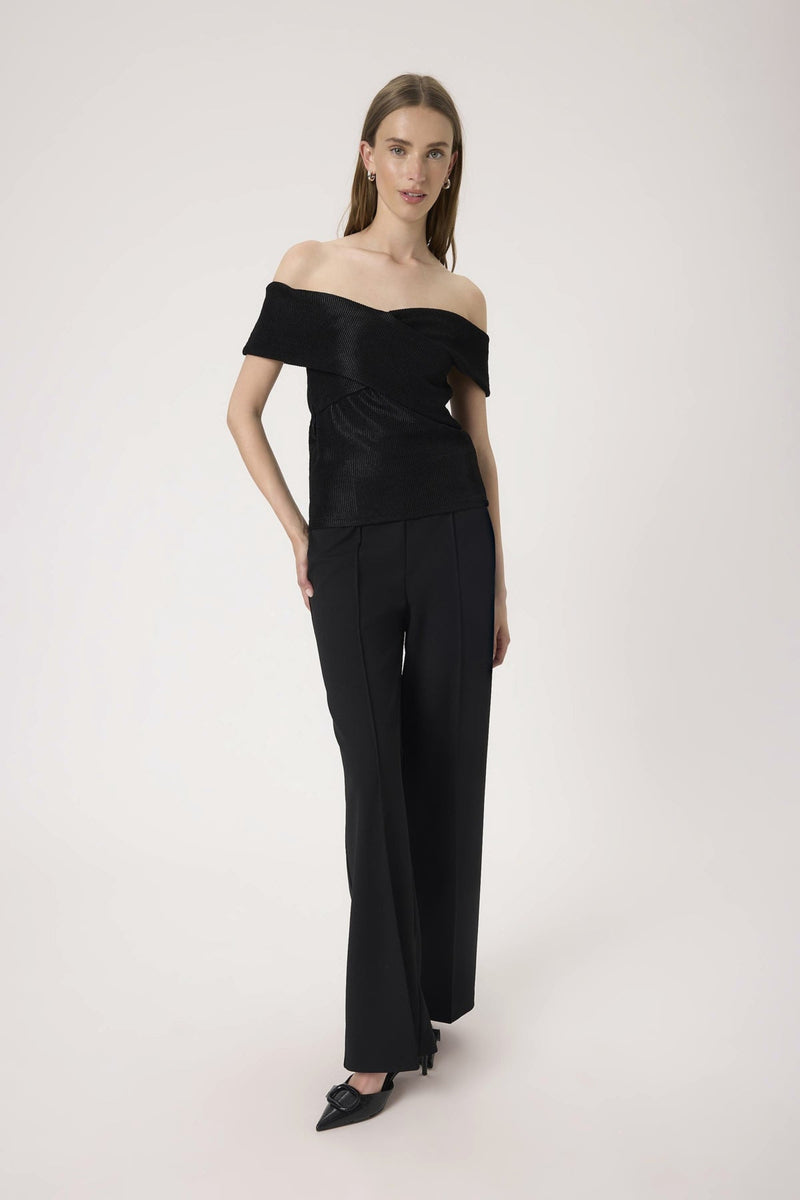 boutique modéco- Tops trendy d’europe ou de designers locaux.