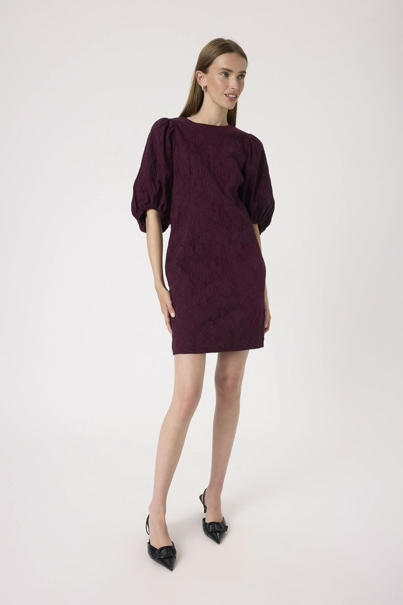 boutique modéco- plein de choix de robes et combinaisons